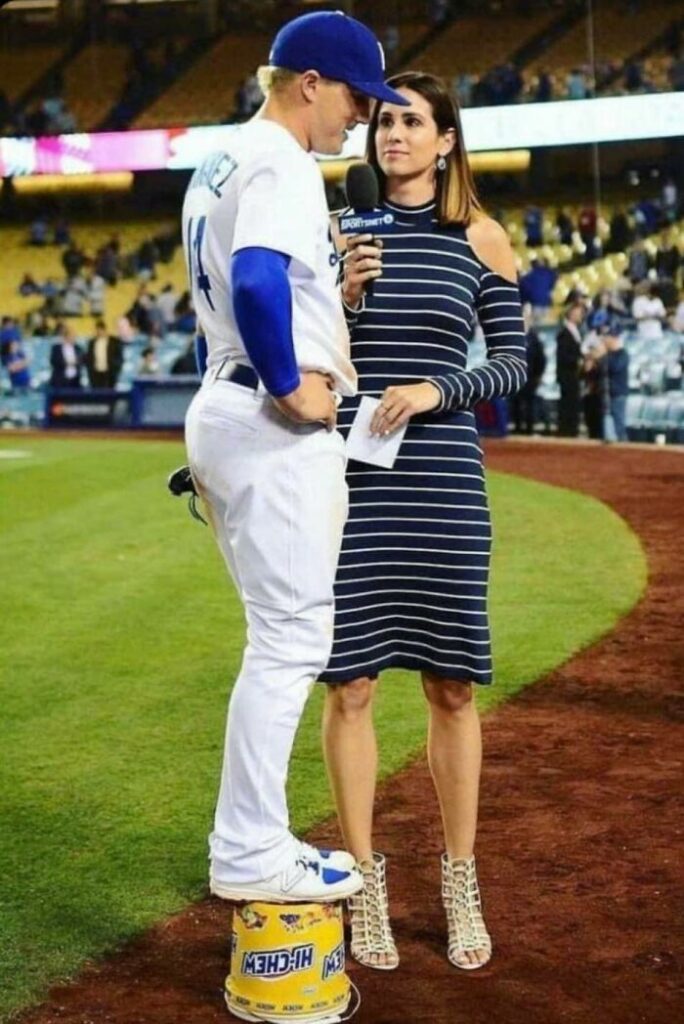 35 Random And Bizarre Pics Posted On This Facebook Page | DeMilked