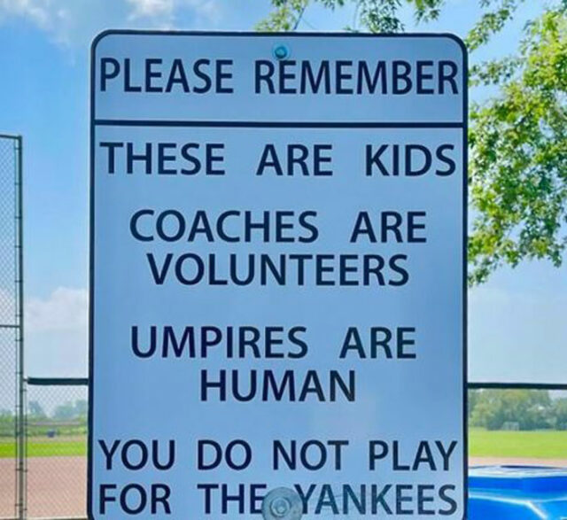 40 Of The Funniest Signs That People Randomly Came Across | DeMilked