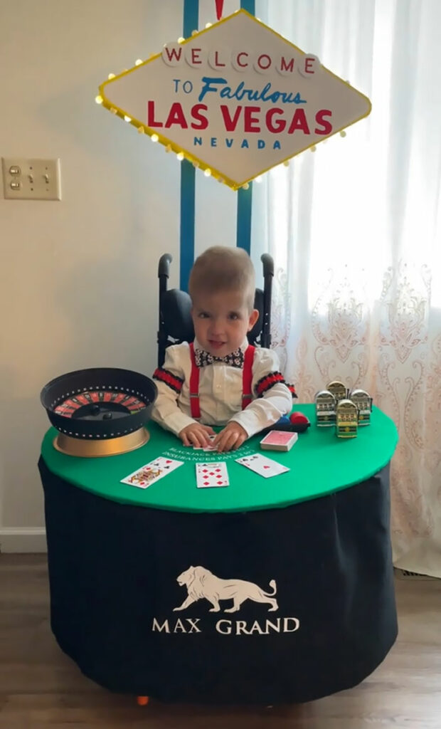 35 Times Amputees And Disabled People Wore Genius Halloween Costumes ...