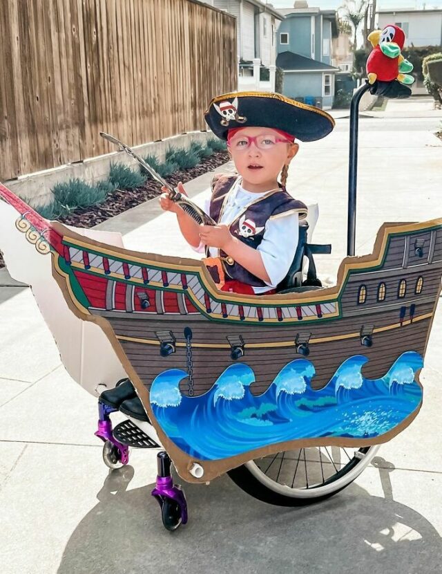 35 Times Amputees And Disabled People Wore Genius Halloween Costumes ...