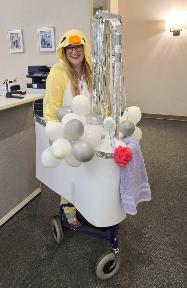 35 Times Amputees And Disabled People Wore Genius Halloween Costumes ...