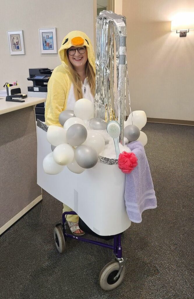 35 Times Amputees And Disabled People Wore Genius Halloween Costumes ...