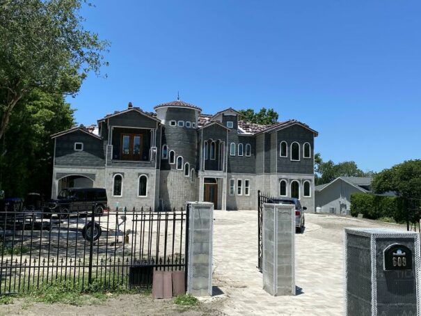 35 Of The Tackiest Suburban McMansions Spotted In The Wild | DeMilked
