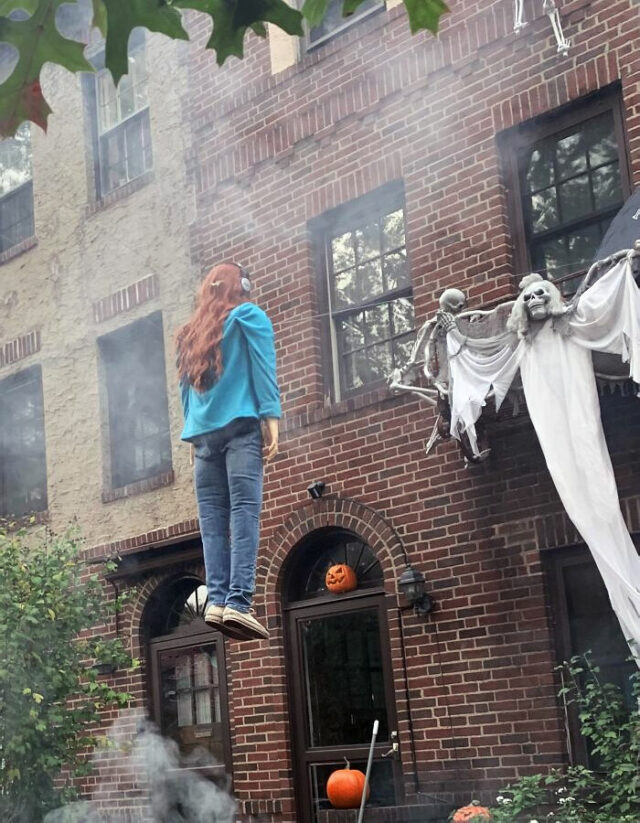 35 Of The Most Creative Halloween House Decorations Ever | DeMilked