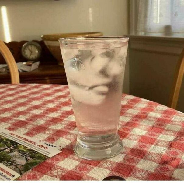 “Things That Look Like Faces”: 30 Cases Of Everyday Pareidolia | DeMilked