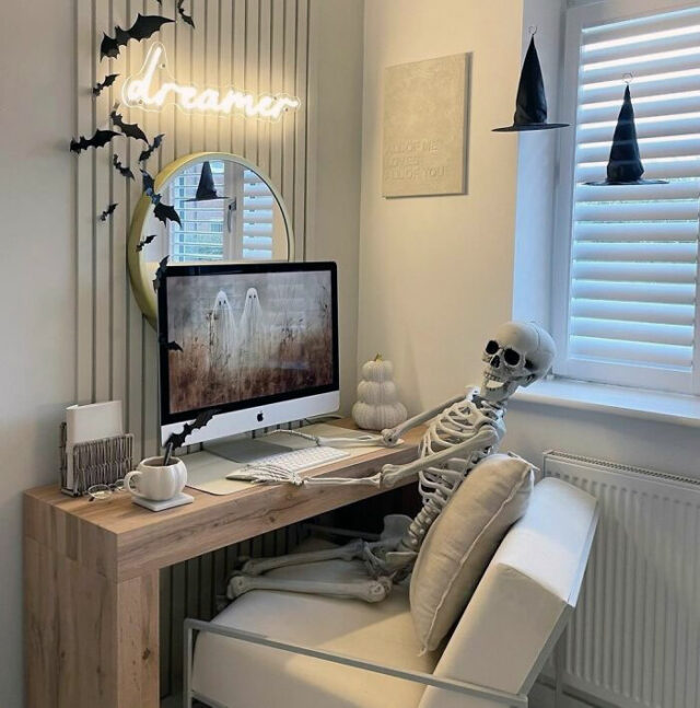 45 Halloween Decor Ideas That Will Elevate Your Homes Creep-Factor ...