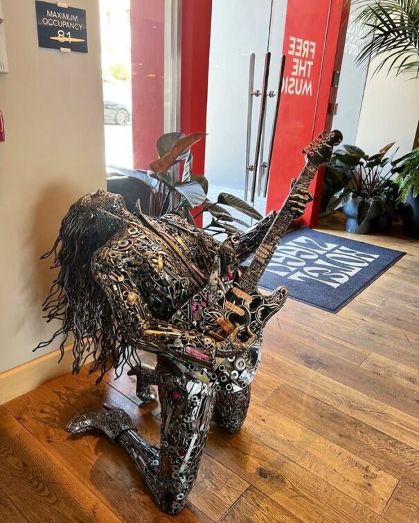 Artist Creates Sculptures Of Animals With Recycled Metals (20 Pics ...