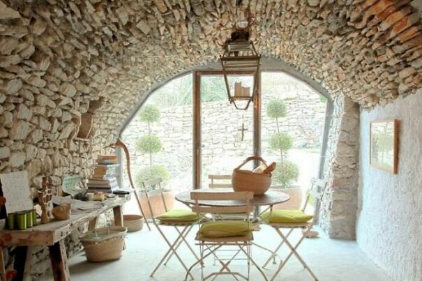 25 Strangest And Most Unique Homes Shared On This Group | DeMilked