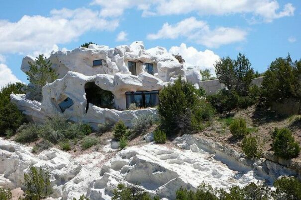 25 Strangest And Most Unique Homes Shared On This Group | DeMilked