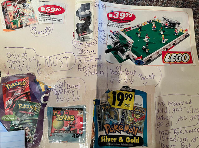 40 Nostalgic Pictures To Take You Back To Christmas In The ‘90s | DeMilked