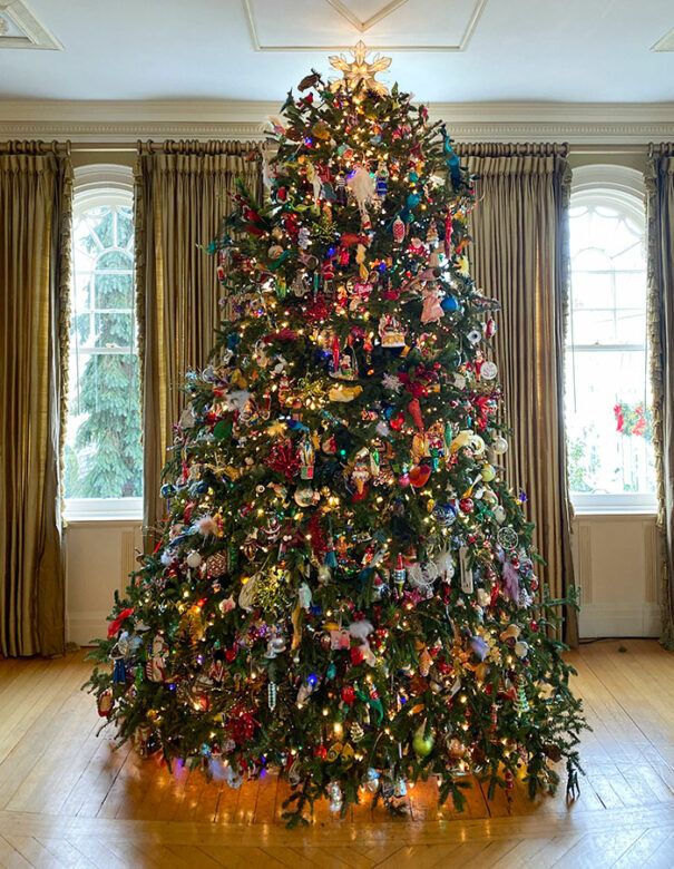 40 Gorgeous Christmas Trees Decorated In Celebration Of The Season ...