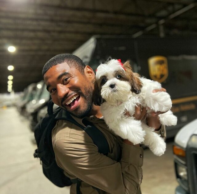 40 Viral Pics Of UPS Employee Posing With Every Dog He Meets While ...