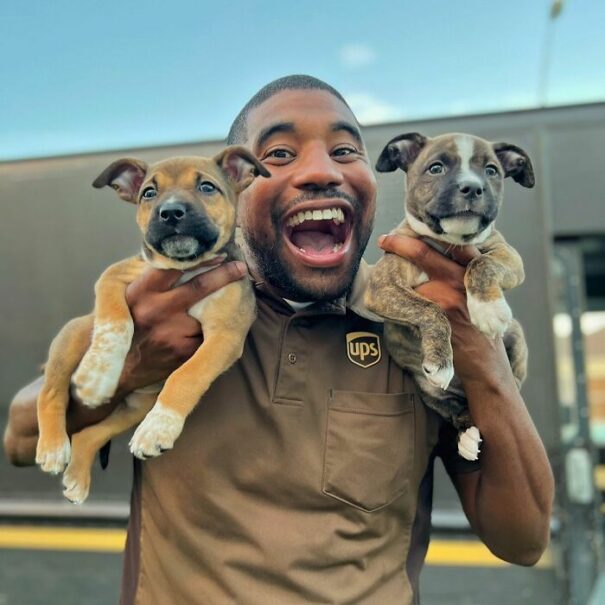 40 Viral Pics Of UPS Employee Posing With Every Dog He Meets While ...