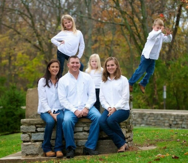 40 Awkward Family Pics That Are Too Hilarious | DeMilked