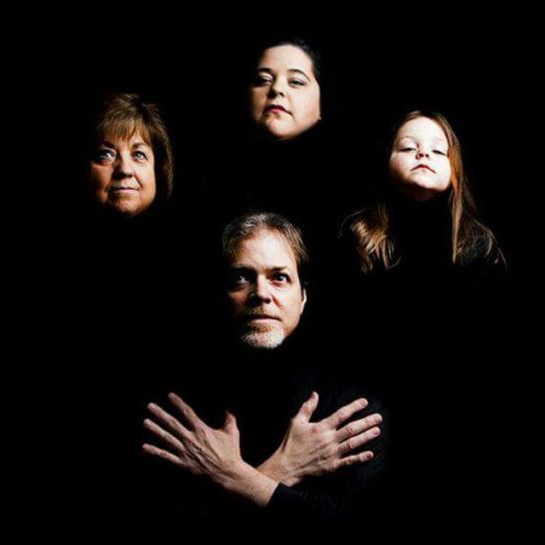 40 Awkward Family Pics That Are Too Hilarious | DeMilked