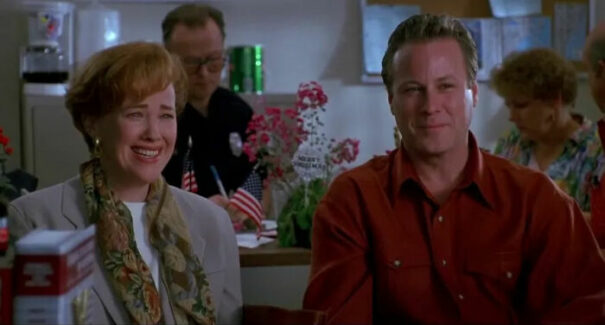 20 Funny “Home Alone” Scenes That Never Disappoint | DeMilked