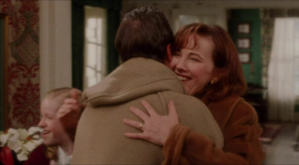 20 Funny “Home Alone” Scenes That Never Disappoint | DeMilked