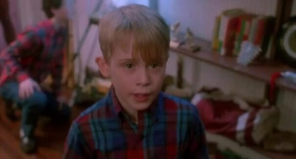 20 Funny “Home Alone” Scenes That Never Disappoint | DeMilked