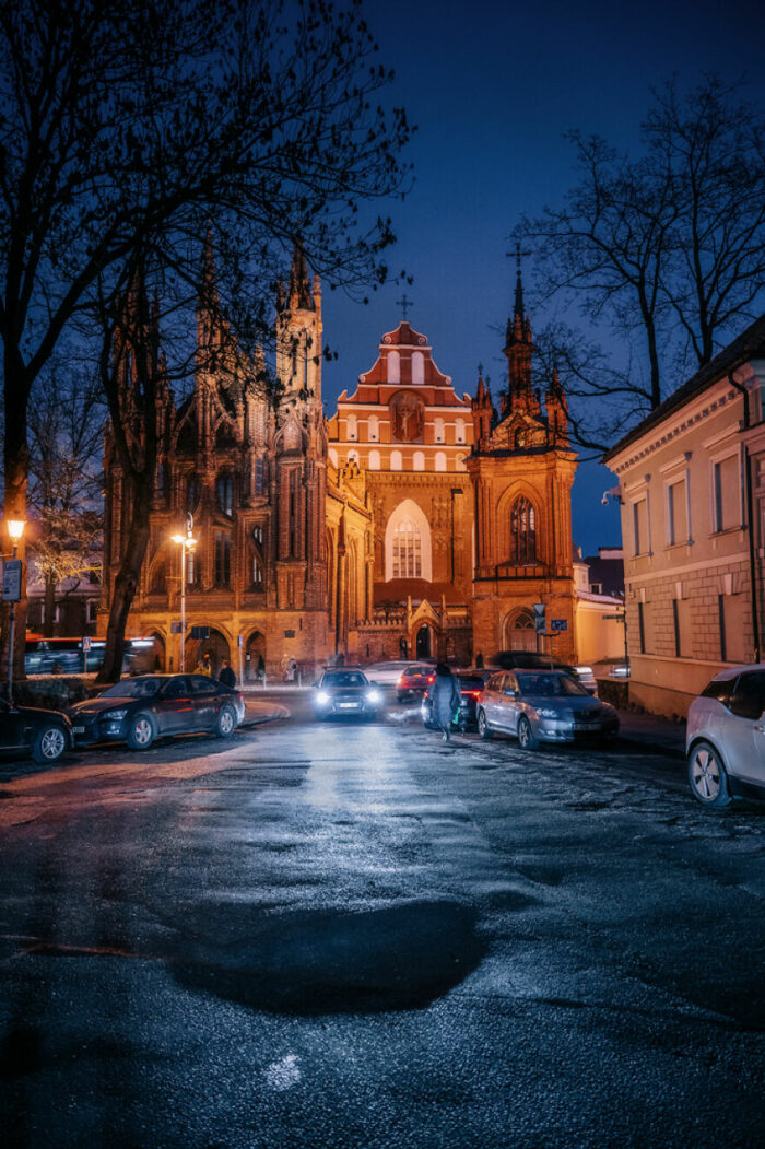 20 Mesmerizing Photos Of Vilnius Decorated For Its 700th Birthday