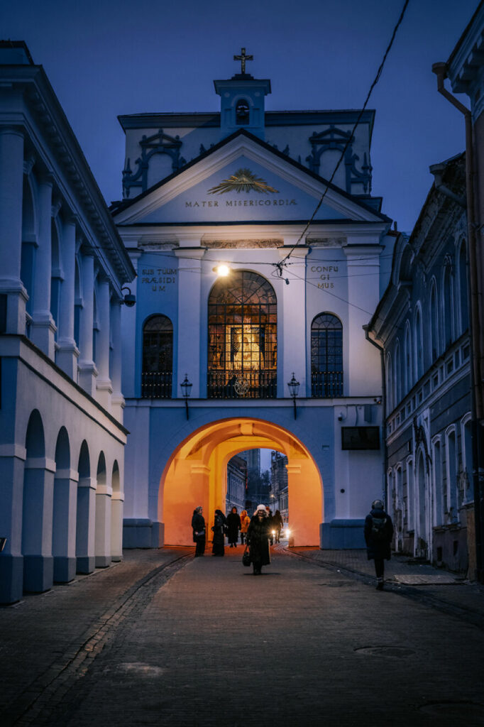 20 Mesmerizing Photos Of Vilnius Decorated For Its 700th Birthday ...