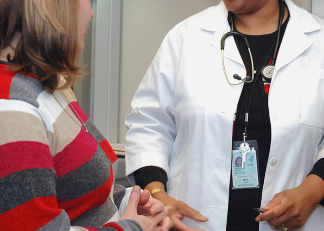 30 Uplifting Stories Of Women Supporting Other Women | DeMilked