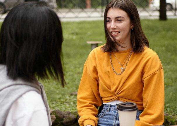 30 Uplifting Stories Of Women Supporting Other Women | DeMilked