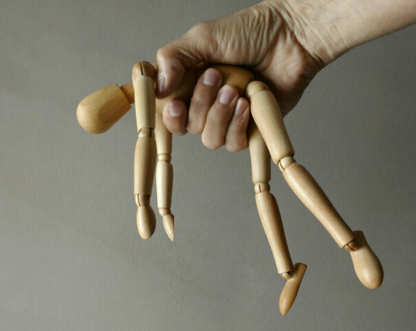 30 Blatantly Obvious Things That People Choose To Ignore | DeMilked