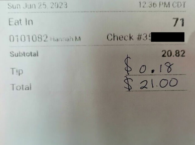 25 Examples Of The Most Entitled Customers Ever | DeMilked