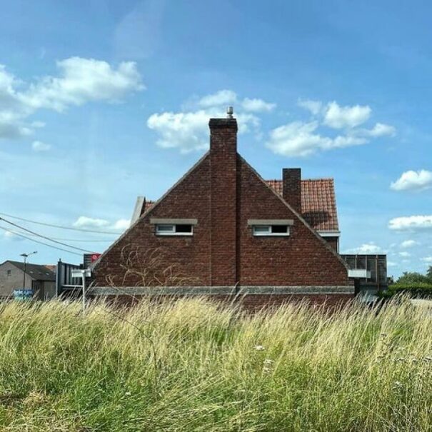 30 “Ugly Belgian Houses” That Look Like Their Architects Forgot Their ...