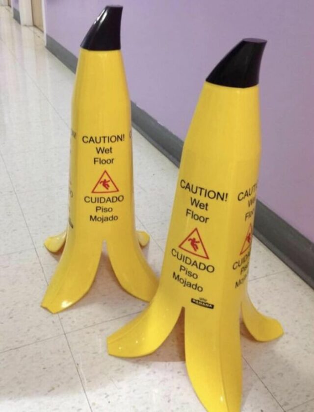 35 Of The Most Unusual And Hilarious Warning Signs Shared In This ...