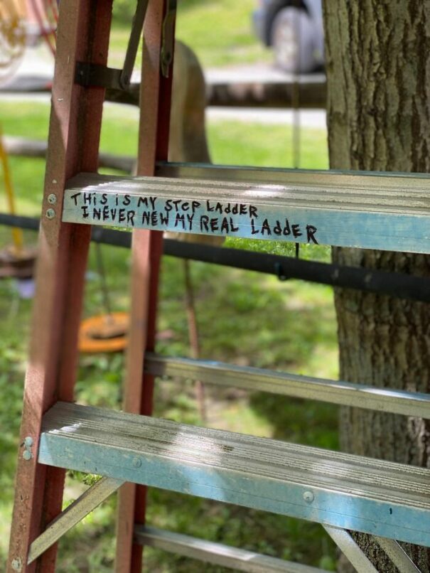 35 Of The Most Unusual And Hilarious Warning Signs Shared In This ...