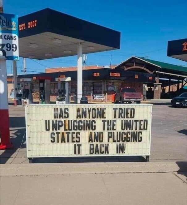 35 Of The Most Unusual And Hilarious Warning Signs Shared In This ...