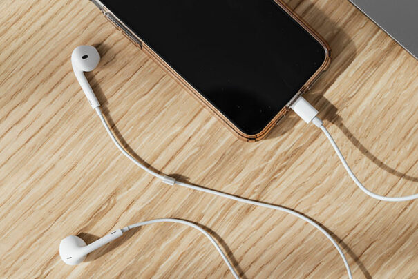 25 ‘Outdated’ Things People Refuse To Let Technology Replace | DeMilked