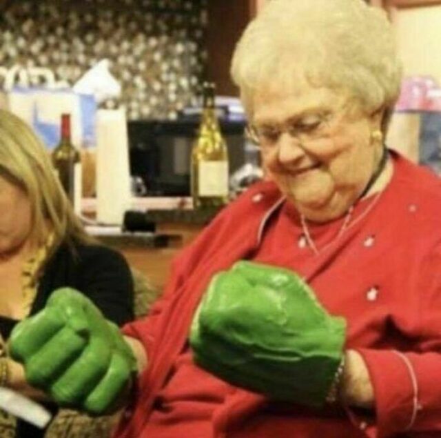 35 Random No-Context Pics Posted On This Facebook Page That Doesn't ...