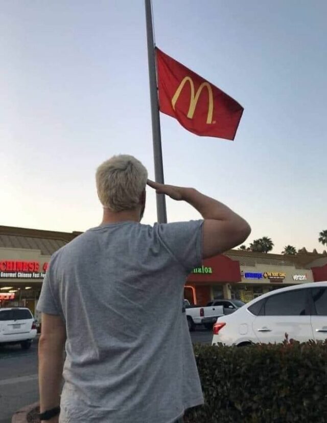 30 Examples Of People Being Ridiculous And Funny, As Shared On The ...