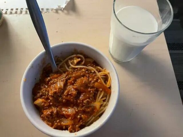 25 Bizarre Food Combinations People Swear By From Childhood | DeMilked