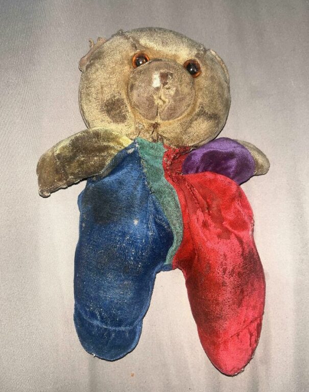 40 Fascinating Examples Of Things Getting Worn Down Over Time | DeMilked