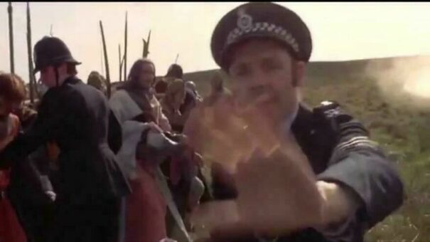 30 Of The Worst Movie Mistakes That Slipped Into The Final Cut | DeMilked