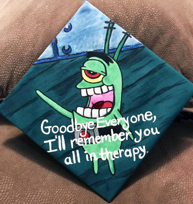 40 Unique Graduation Photos From Students With A Sense Of Humour | DeMilked