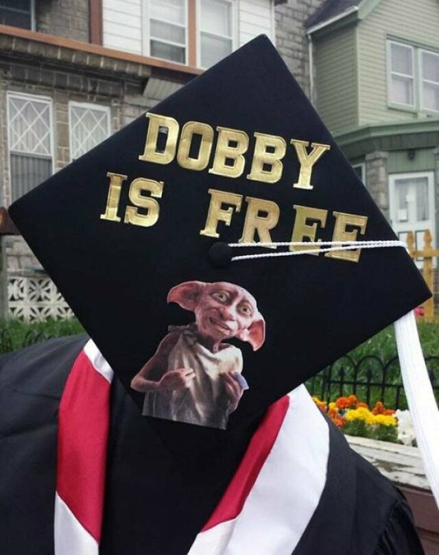 40 Unique Graduation Photos From Students With A Sense Of Humour | DeMilked