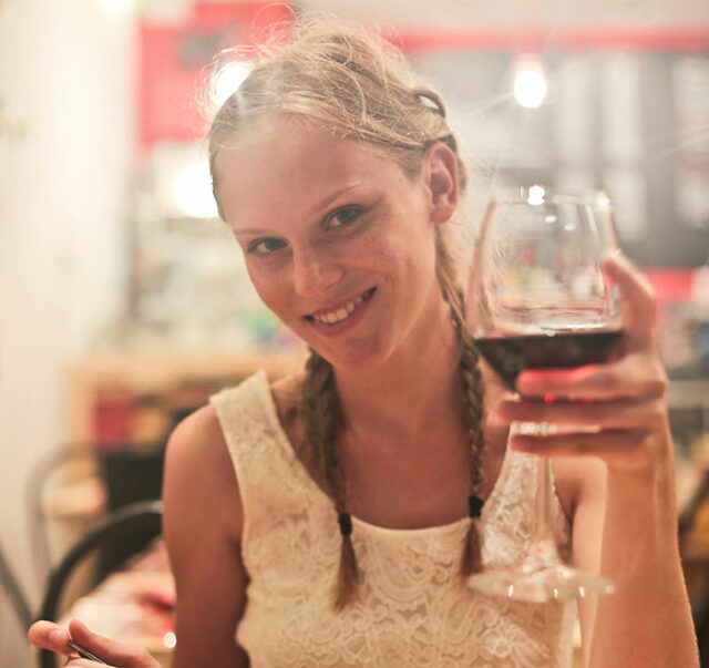 20 Female Traits That Men Consider As Red Flags | DeMilked