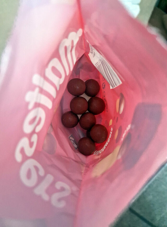 40 Irritating Behaviours From Partners That Made Someone Rethink Their ...