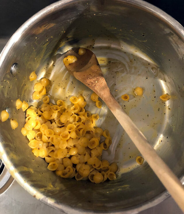 40 Irritating Behaviours From Partners That Made Someone Rethink Their ...