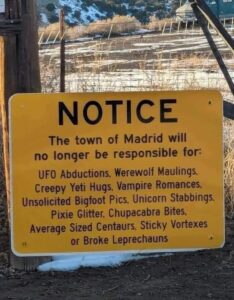 40 Odd, Absurd, And Funny Signs You Don’t See Every Day | DeMilked