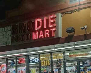 25 Neon Sign Fails That Are Pure Comedy Gold | DeMilked