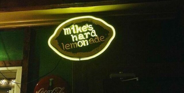25 Neon Sign Fails That Are Pure Comedy Gold | DeMilked