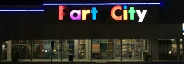 25 Neon Sign Fails That Are Pure Comedy Gold | DeMilked