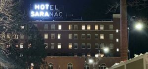 25 Neon Sign Fails That Are Pure Comedy Gold | DeMilked