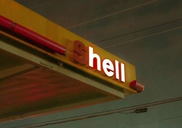 25 Neon Sign Fails That Are Pure Comedy Gold | DeMilked