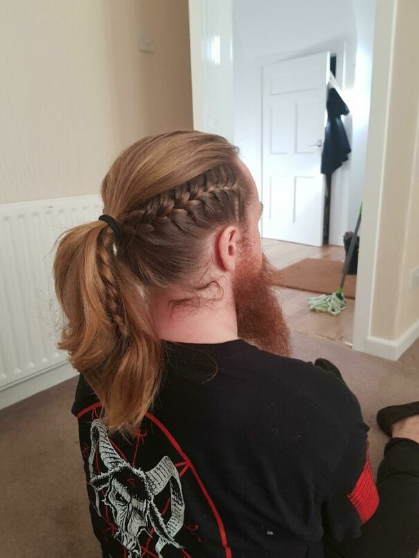 25 Men Who Let Their Hair Grow And Looked Awesome With Their 'Majestic ...